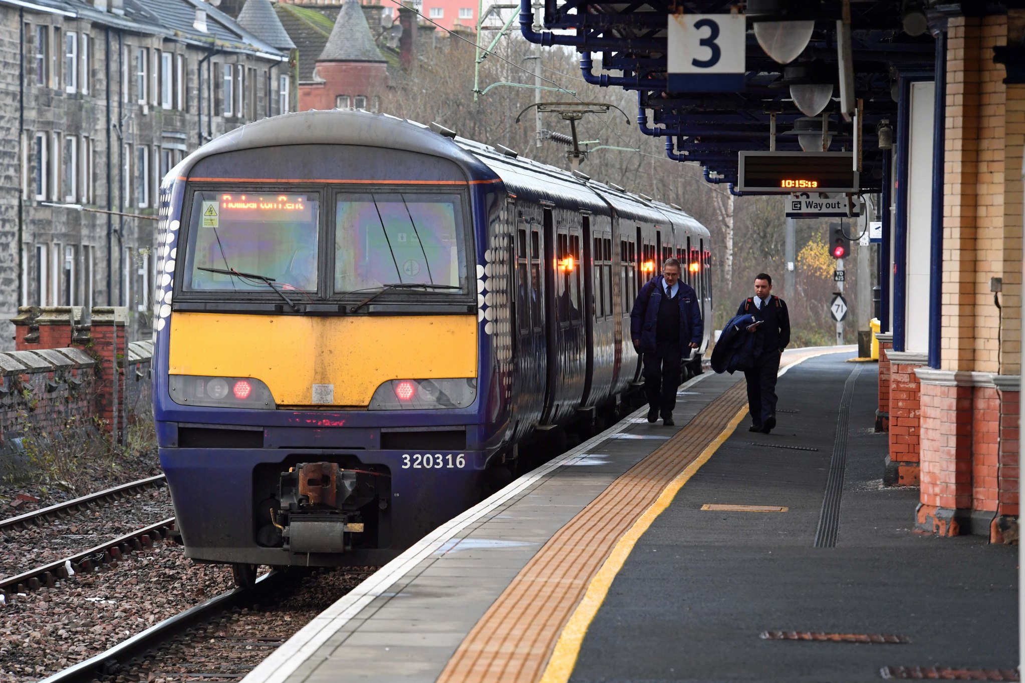 The end of the BR built era beckons. The Scotrail Class 320s. | Paul ...